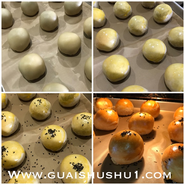 A Trendy Mooncake Festival Snack Dan Huang Su AKA Salted Egg Yolk Flaky ...
